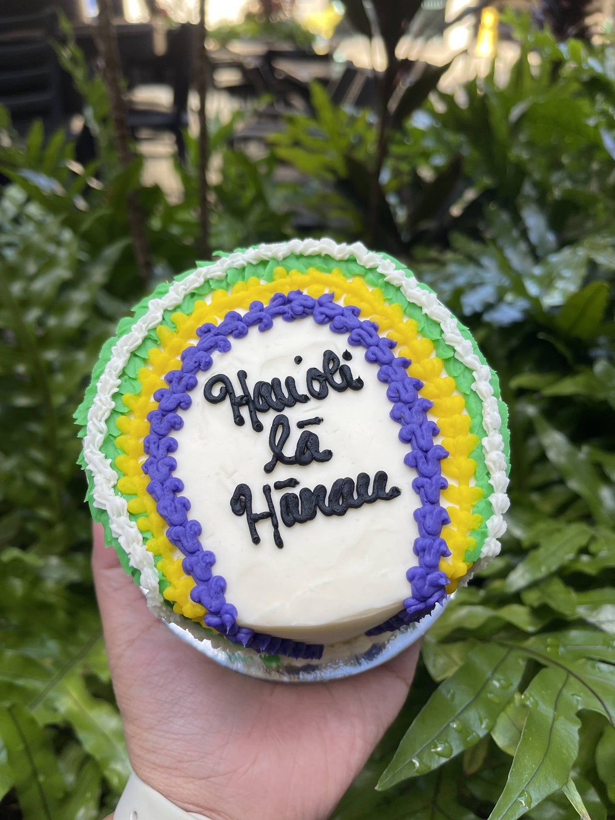 Lei Cakes