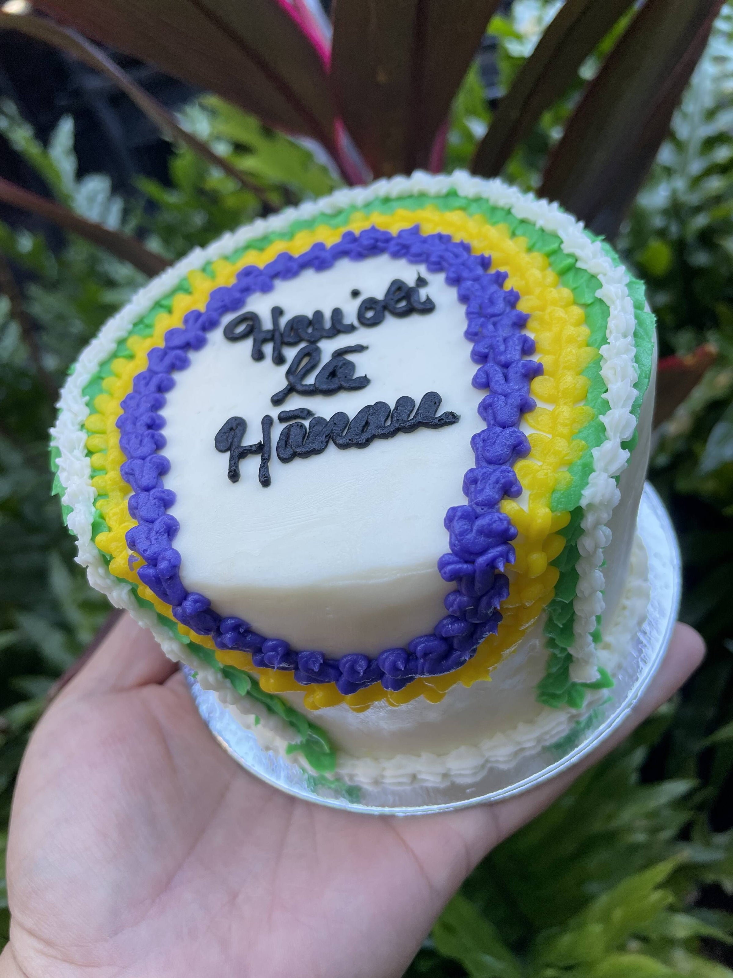 Lei Cakes | Hokulani Bakeshop